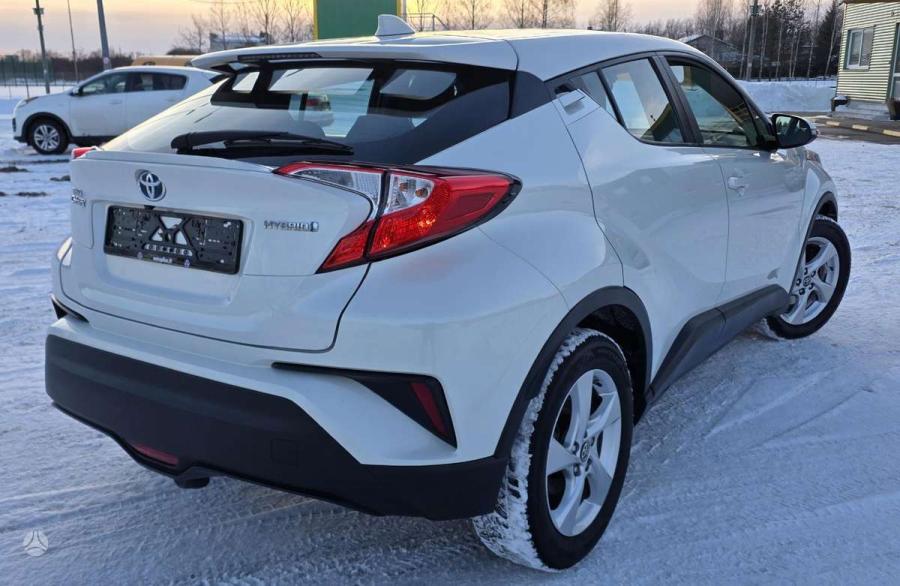 Balts Toyota C-HR 2018 Šauļi, ar dzinēja tilpumu 1.80 L un nobraukumu 180 tūkst. km par 14200 €, foto 19 vietnē AUTOMOTO.COM.LV