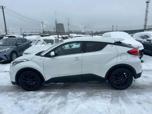 Белый Тойота C-HR 2018 в Каунас, объемом двигателя 1.80 л и пробегом 149 тыс. км за 15800 €, фото 2 на AUTOMOTO.COM.LV