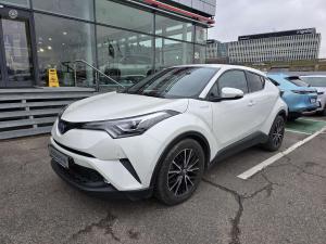 Белый Тойота C-HR 2018 в Вильнюс, объемом двигателя 1.80 л и пробегом 68 тыс. км за 18650 €, фото  на AUTOMOTO.COM.LV