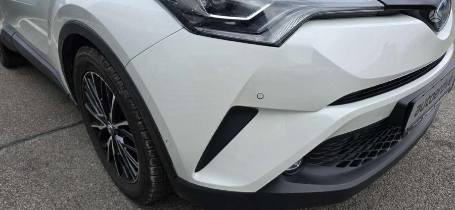 Balts Toyota C-HR 2018 Viļņa, ar dzinēja tilpumu 1.80 L un nobraukumu 68 tūkst. km par 18650 €, foto 31 vietnē AUTOMOTO.COM.LV