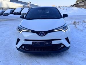 White Toyota C-HR 2018 in Vilnius, with an engine capacity of 1.80 L and mileage of 185 thousand km for 15450 €, photo 6 on AUTOMOTO.COM.LV