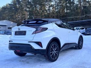 White Toyota C-HR 2018 in Vilnius, with an engine capacity of 1.80 L and mileage of 185 thousand km for 15450 €, photo 8 on AUTOMOTO.COM.LV