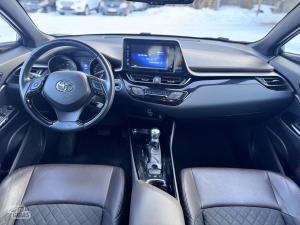 White Toyota C-HR 2018 in Vilnius, with an engine capacity of 1.80 L and mileage of 185 thousand km for 15450 €, photo 19 on AUTOMOTO.COM.LV