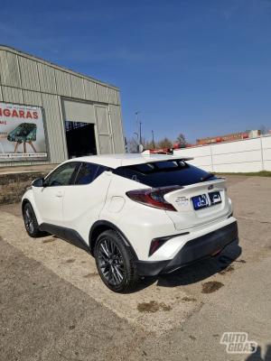 Balts Toyota C-HR 2018 Alīta, ar dzinēja tilpumu 1.80 L un nobraukumu 105 tūkst. km par 18500 €, foto 4 vietnē AUTOMOTO.COM.LV