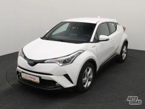 White Toyota C-HR 2018 in Vilnius, with an engine capacity of 1.80 L and mileage of 196 thousand km for 15199 €, photo  on AUTOMOTO.COM.LV