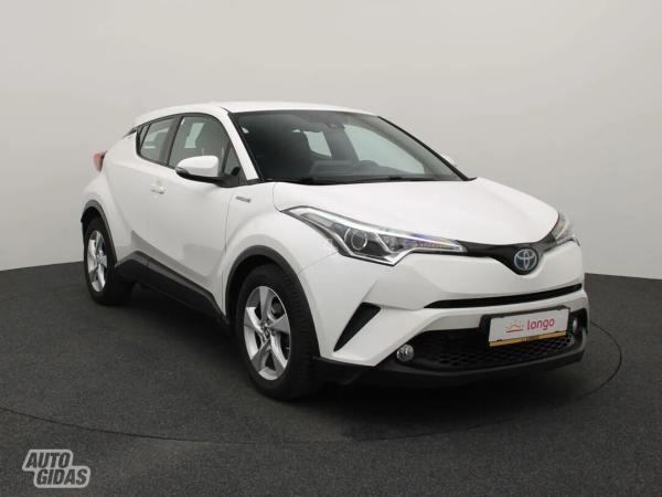 White Toyota C-HR 2018 in Vilnius, with an engine capacity of 1.80 L and mileage of 196 thousand km for 15199 €, photo 10 on AUTOMOTO.COM.LV