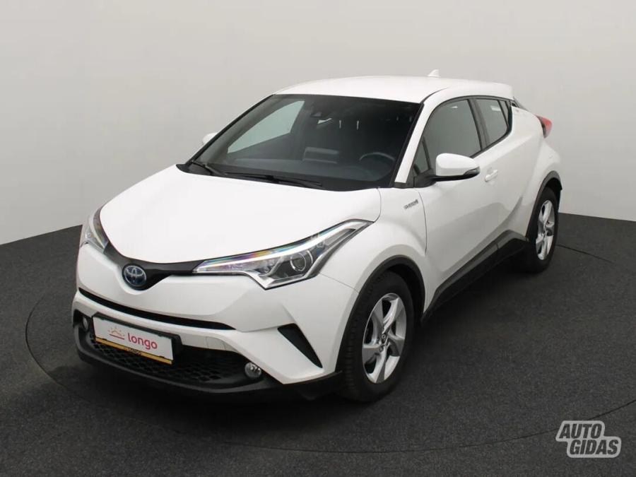 White Toyota C-HR 2018 in Vilnius, with an engine capacity of 1.80 L and mileage of 196 thousand km for 15199 €, photo 1 on AUTOMOTO.COM.LV