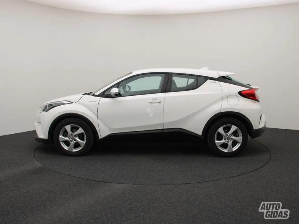 Balts Toyota C-HR 2018 Viļņa, ar dzinēja tilpumu 1.80 L un nobraukumu 196 tūkst. km par 15199 €, foto 6 vietnē AUTOMOTO.COM.LV