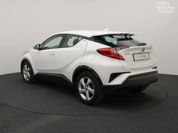 Balts Toyota C-HR 2018 Viļņa, ar dzinēja tilpumu 1.80 L un nobraukumu 196 tūkst. km par 15199 €, foto 7 vietnē AUTOMOTO.COM.LV