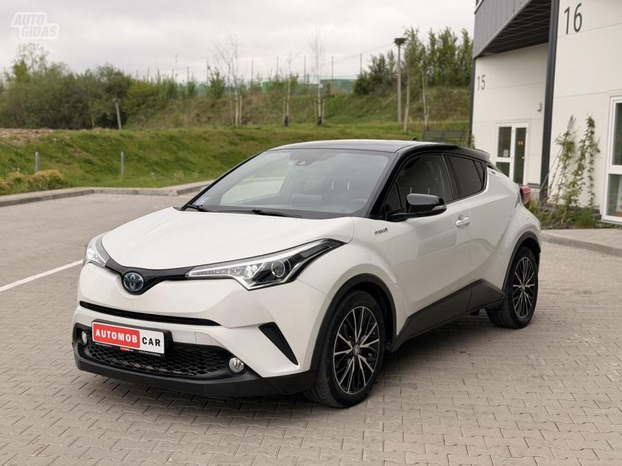Белый Тойота C-HR 2018 в Вильнюс, объемом двигателя 1.80 л и пробегом 209 тыс. км за 13950 €, фото 1 на AUTOMOTO.COM.LV