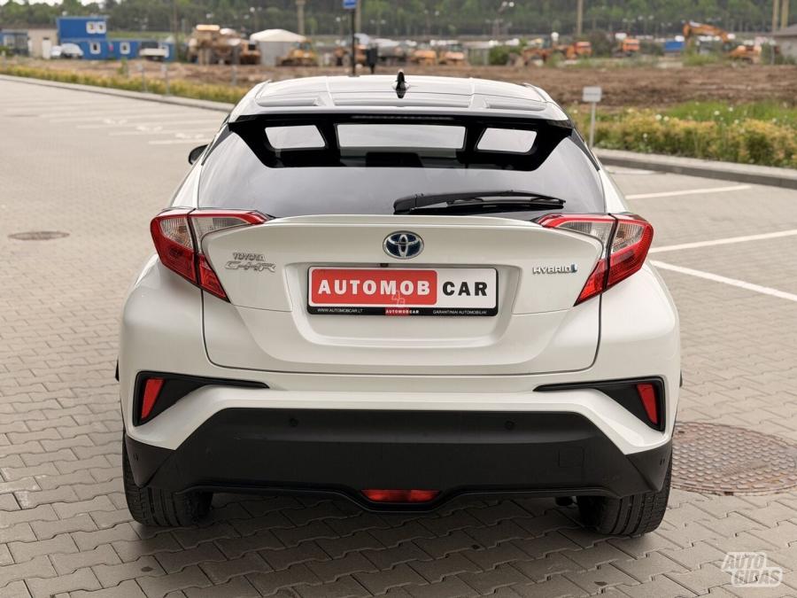 Белый Тойота C-HR 2018 в Вильнюс, объемом двигателя 1.80 л и пробегом 209 тыс. км за 13950 €, фото 7 на AUTOMOTO.COM.LV