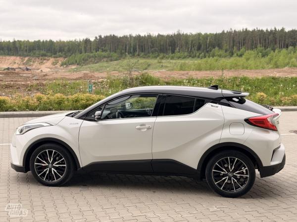Белый Тойота C-HR 2018 в Вильнюс, объемом двигателя 1.80 л и пробегом 209 тыс. км за 13950 €, фото 8 на AUTOMOTO.COM.LV