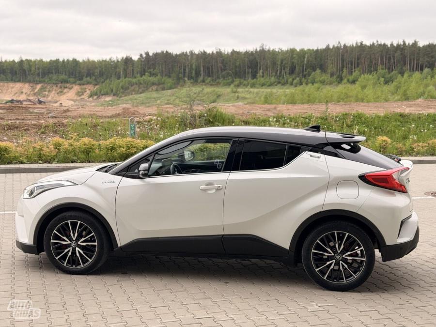 Белый Тойота C-HR 2018 в Вильнюс, объемом двигателя 1.80 л и пробегом 209 тыс. км за 13950 €, фото 9 на AUTOMOTO.COM.LV