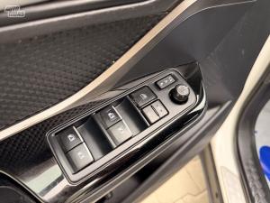 Белый Тойота C-HR 2018 в Вильнюс, объемом двигателя 1.80 л и пробегом 209 тыс. км за 13950 €, фото 12 на AUTOMOTO.COM.LV