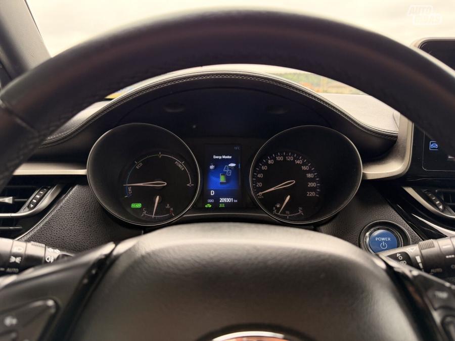 Белый Тойота C-HR 2018 в Вильнюс, объемом двигателя 1.80 л и пробегом 209 тыс. км за 13950 €, фото 20 на AUTOMOTO.COM.LV