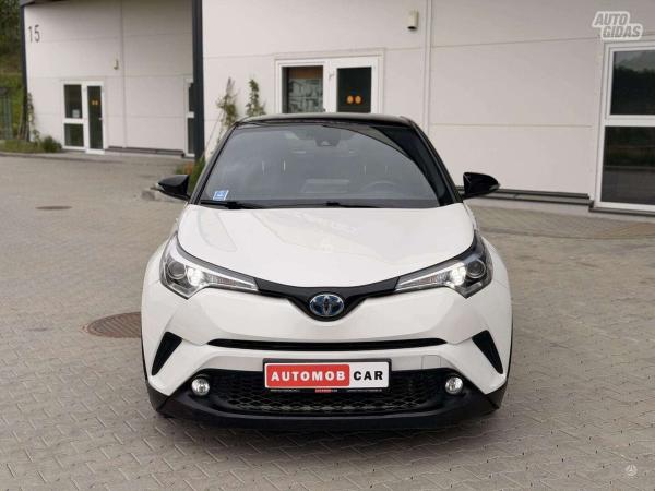 Белый Тойота C-HR 2018 в Вильнюс, объемом двигателя 1.80 л и пробегом 209 тыс. км за 13950 €, фото 2 на AUTOMOTO.COM.LV