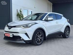 White Toyota C-HR 2018 in Vilnius, with an engine capacity of 1.80 L and mileage of 112 thousand km for 17650 €, photo  on AUTOMOTO.COM.LV