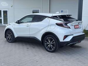 Белый Тойота C-HR 2018 в Вильнюс, объемом двигателя 1.80 л и пробегом 112 тыс. км за 17650 €, фото 5 на AUTOMOTO.COM.LV