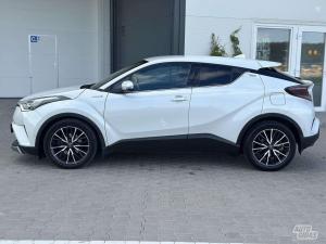 Белый Тойота C-HR 2018 в Вильнюс, объемом двигателя 1.80 л и пробегом 112 тыс. км за 17650 €, фото 9 на AUTOMOTO.COM.LV