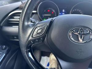 Белый Тойота C-HR 2018 в Вильнюс, объемом двигателя 1.80 л и пробегом 112 тыс. км за 17650 €, фото 13 на AUTOMOTO.COM.LV