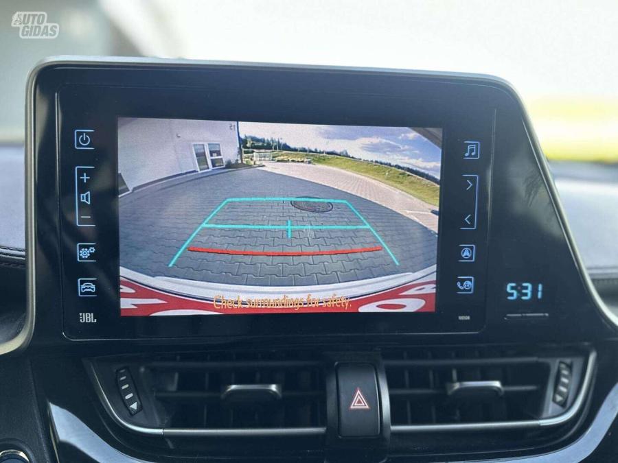 Белый Тойота C-HR 2018 в Вильнюс, объемом двигателя 1.80 л и пробегом 112 тыс. км за 17650 €, фото 16 на AUTOMOTO.COM.LV