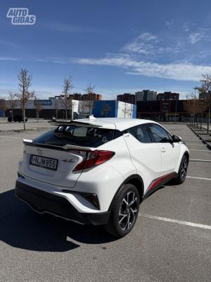 Белый Тойота C-HR 2018 в Клайпеда, объемом двигателя 1.20 л и пробегом 58 тыс. км за 14500 €, фото 4 на AUTOMOTO.COM.LV
