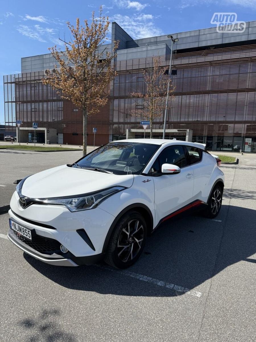 Белый Тойота C-HR 2018 в Клайпеда, объемом двигателя 1.20 л и пробегом 58 тыс. км за 14500 €, фото 9 на AUTOMOTO.COM.LV