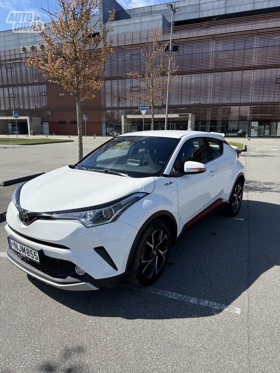 Белый Тойота C-HR 2018 в Клайпеда, объемом двигателя 1.20 л и пробегом 58 тыс. км за 14500 €, фото 10 на AUTOMOTO.COM.LV