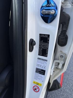 Белый Тойота C-HR 2018 в Клайпеда, объемом двигателя 1.20 л и пробегом 58 тыс. км за 14500 €, фото 13 на AUTOMOTO.COM.LV