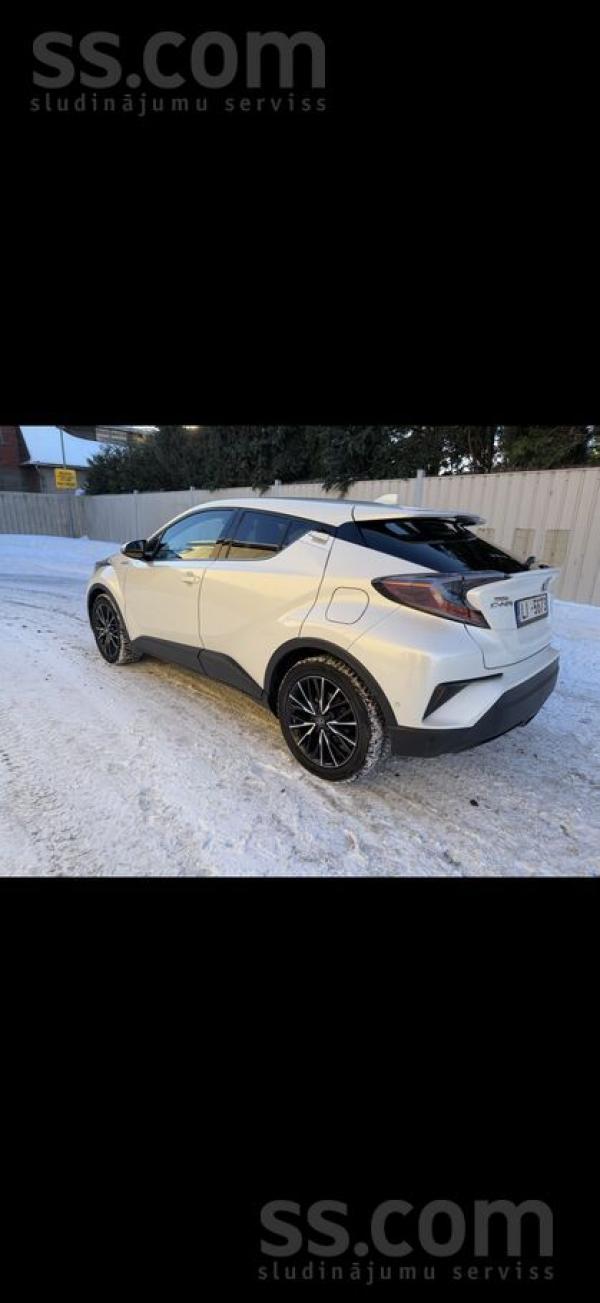 Белый Тойота C-HR 2018 в Рига, объемом двигателя 1.80 л и пробегом 91 тыс. км за 17200 €, фото 4 на AUTOMOTO.COM.LV