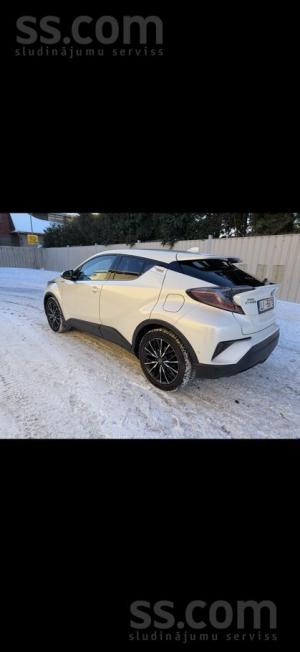 Balts Toyota C-HR 2018 Rīga, ar dzinēja tilpumu 1.80 L un nobraukumu 91 tūkst. km par 17200 €, foto 5 vietnē AUTOMOTO.COM.LV