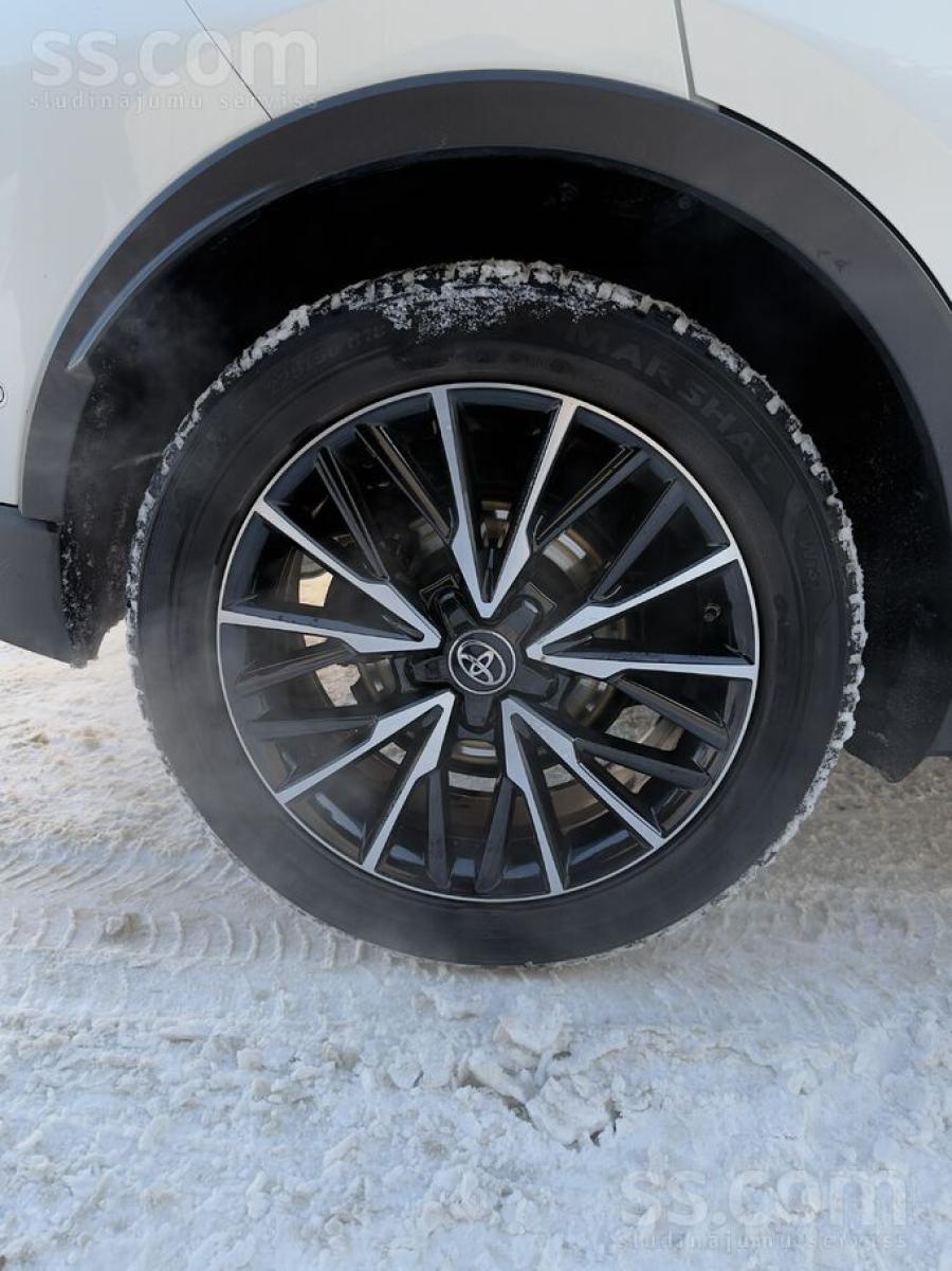 Balts Toyota C-HR 2018 Rīga, ar dzinēja tilpumu 1.80 L un nobraukumu 91 tūkst. km par 17200 €, foto 7 vietnē AUTOMOTO.COM.LV
