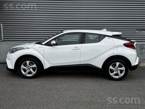 Balts Toyota C-HR 2018 Rīga, ar dzinēja tilpumu 1.80 L un nobraukumu 188 tūkst. km par 14900 €, foto 3 vietnē AUTOMOTO.COM.LV