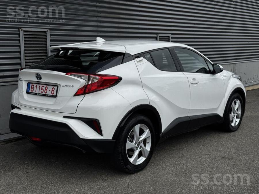 Balts Toyota C-HR 2018 Rīga, ar dzinēja tilpumu 1.80 L un nobraukumu 188 tūkst. km par 14900 €, foto 6 vietnē AUTOMOTO.COM.LV
