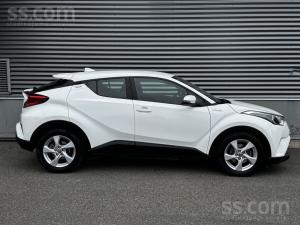 Balts Toyota C-HR 2018 Rīga, ar dzinēja tilpumu 1.80 L un nobraukumu 188 tūkst. km par 14900 €, foto 7 vietnē AUTOMOTO.COM.LV