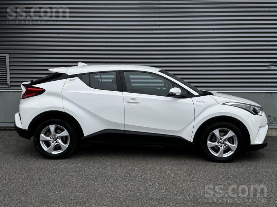 Balts Toyota C-HR 2018 Rīga, ar dzinēja tilpumu 1.80 L un nobraukumu 188 tūkst. km par 14900 €, foto 7 vietnē AUTOMOTO.COM.LV