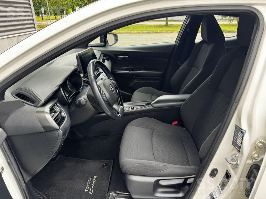 Balts Toyota C-HR 2018 Rīga, ar dzinēja tilpumu 1.80 L un nobraukumu 188 tūkst. km par 14900 €, foto 10 vietnē AUTOMOTO.COM.LV