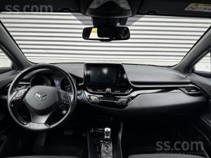 Balts Toyota C-HR 2018 Rīga, ar dzinēja tilpumu 1.80 L un nobraukumu 188 tūkst. km par 14900 €, foto 14 vietnē AUTOMOTO.COM.LV