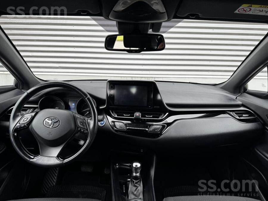 Balts Toyota C-HR 2018 Rīga, ar dzinēja tilpumu 1.80 L un nobraukumu 188 tūkst. km par 14900 €, foto 14 vietnē AUTOMOTO.COM.LV