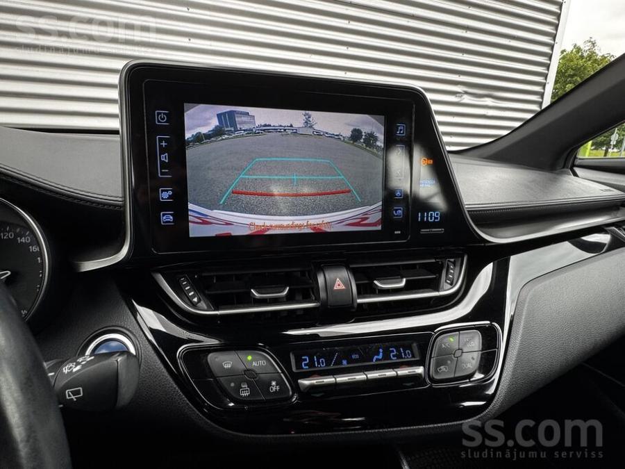 Balts Toyota C-HR 2018 Rīga, ar dzinēja tilpumu 1.80 L un nobraukumu 188 tūkst. km par 14900 €, foto 20 vietnē AUTOMOTO.COM.LV