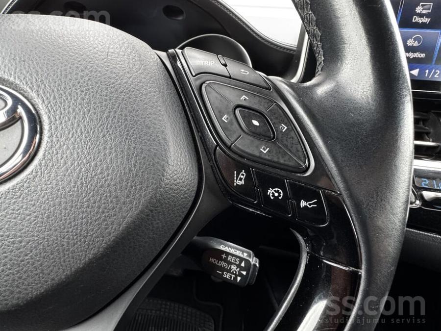 Balts Toyota C-HR 2018 Rīga, ar dzinēja tilpumu 1.80 L un nobraukumu 188 tūkst. km par 14900 €, foto 22 vietnē AUTOMOTO.COM.LV