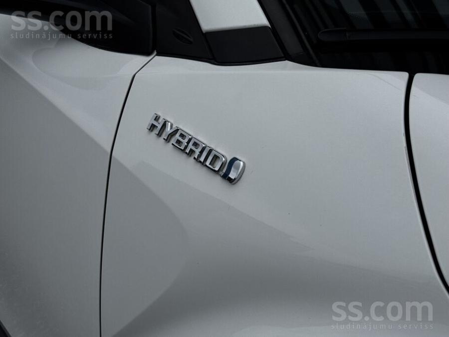 Balts Toyota C-HR 2018 Rīga, ar dzinēja tilpumu 1.80 L un nobraukumu 188 tūkst. km par 14900 €, foto 26 vietnē AUTOMOTO.COM.LV