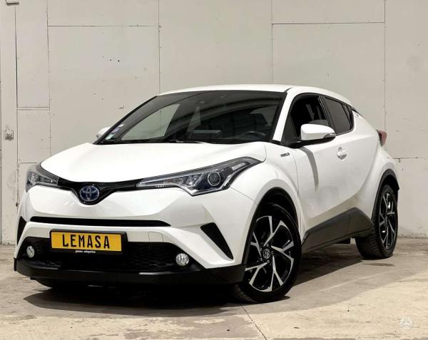 Balts Toyota C-HR 2018 Klaipėda, ar dzinēja tilpumu 1.80 L un nobraukumu 181 tūkst. km par 15500 €, foto  vietnē AUTOMOTO.COM.LV