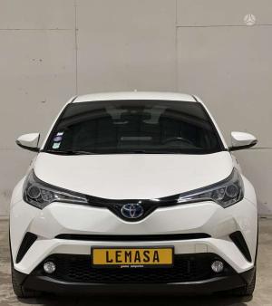 Белый Тойота C-HR 2018 в Клайпеда, объемом двигателя 1.80 л и пробегом 181 тыс. км за 15500 €, фото 6 на AUTOMOTO.COM.LV