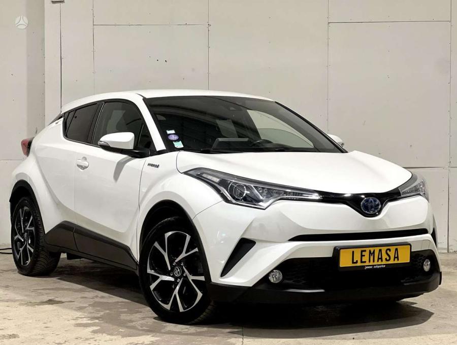 Белый Тойота C-HR 2018 в Клайпеда, объемом двигателя 1.80 л и пробегом 181 тыс. км за 15500 €, фото 14 на AUTOMOTO.COM.LV