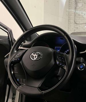 Белый Тойота C-HR 2018 в Клайпеда, объемом двигателя 1.80 л и пробегом 181 тыс. км за 15500 €, фото 17 на AUTOMOTO.COM.LV