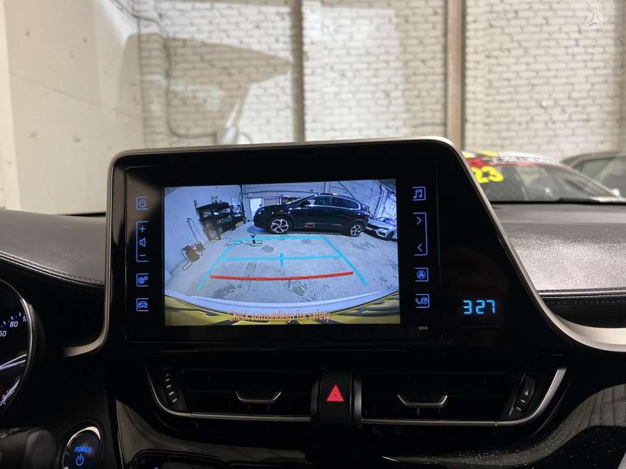 Белый Тойота C-HR 2018 в Клайпеда, объемом двигателя 1.80 л и пробегом 181 тыс. км за 15500 €, фото 22 на AUTOMOTO.COM.LV