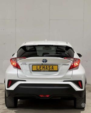 Белый Тойота C-HR 2018 в Клайпеда, объемом двигателя 1.80 л и пробегом 181 тыс. км за 15500 €, фото 23 на AUTOMOTO.COM.LV