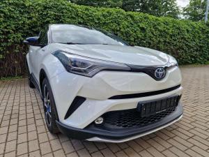White Toyota C-HR 2018 in Vilnius, with an engine capacity of 1.80 L and mileage of 110 thousand km for 17650 €, photo 4 on AUTOMOTO.COM.LV