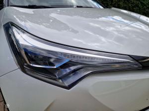 White Toyota C-HR 2018 in Vilnius, with an engine capacity of 1.80 L and mileage of 110 thousand km for 17650 €, photo 5 on AUTOMOTO.COM.LV